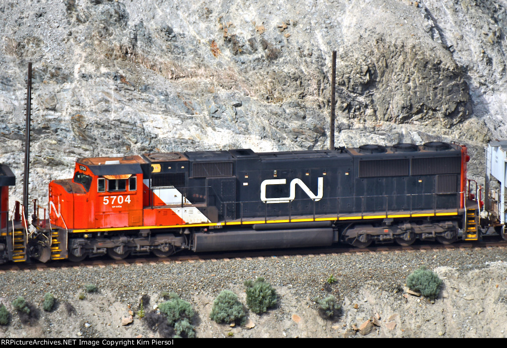 CN 5704